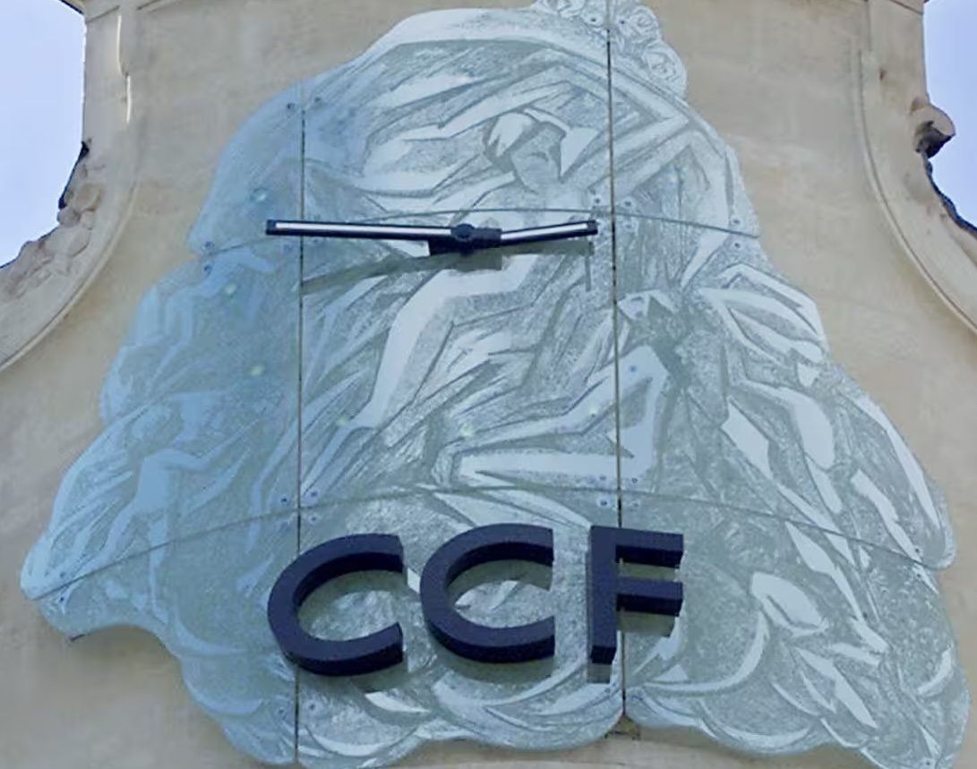 Réapparition imminente du logo du Crédit Commercial de France - L'Entente